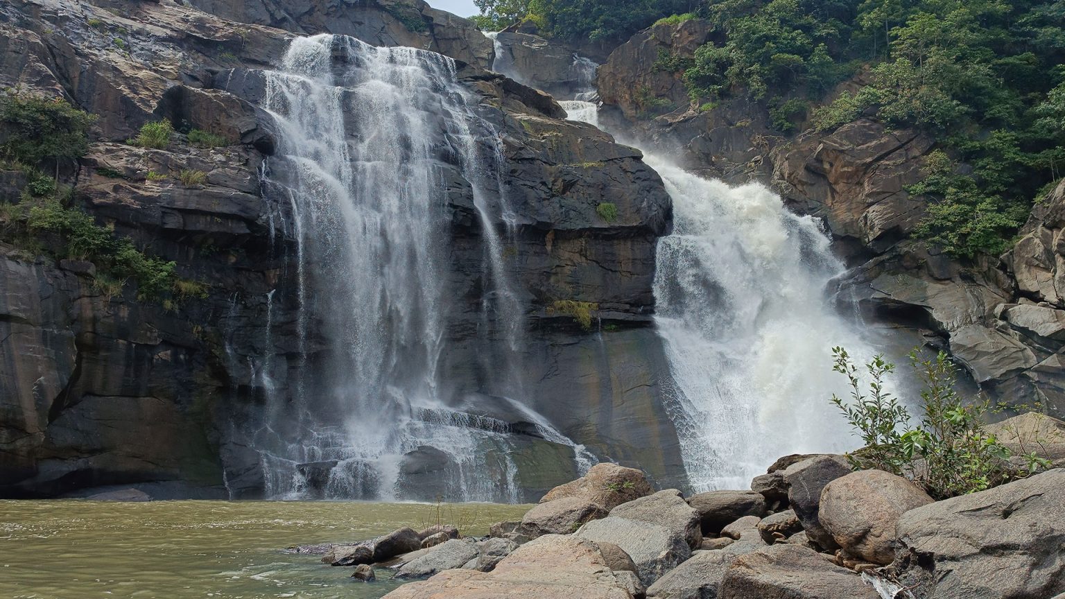 Hundru Waterfall, Ranchi - Jharkhand.me